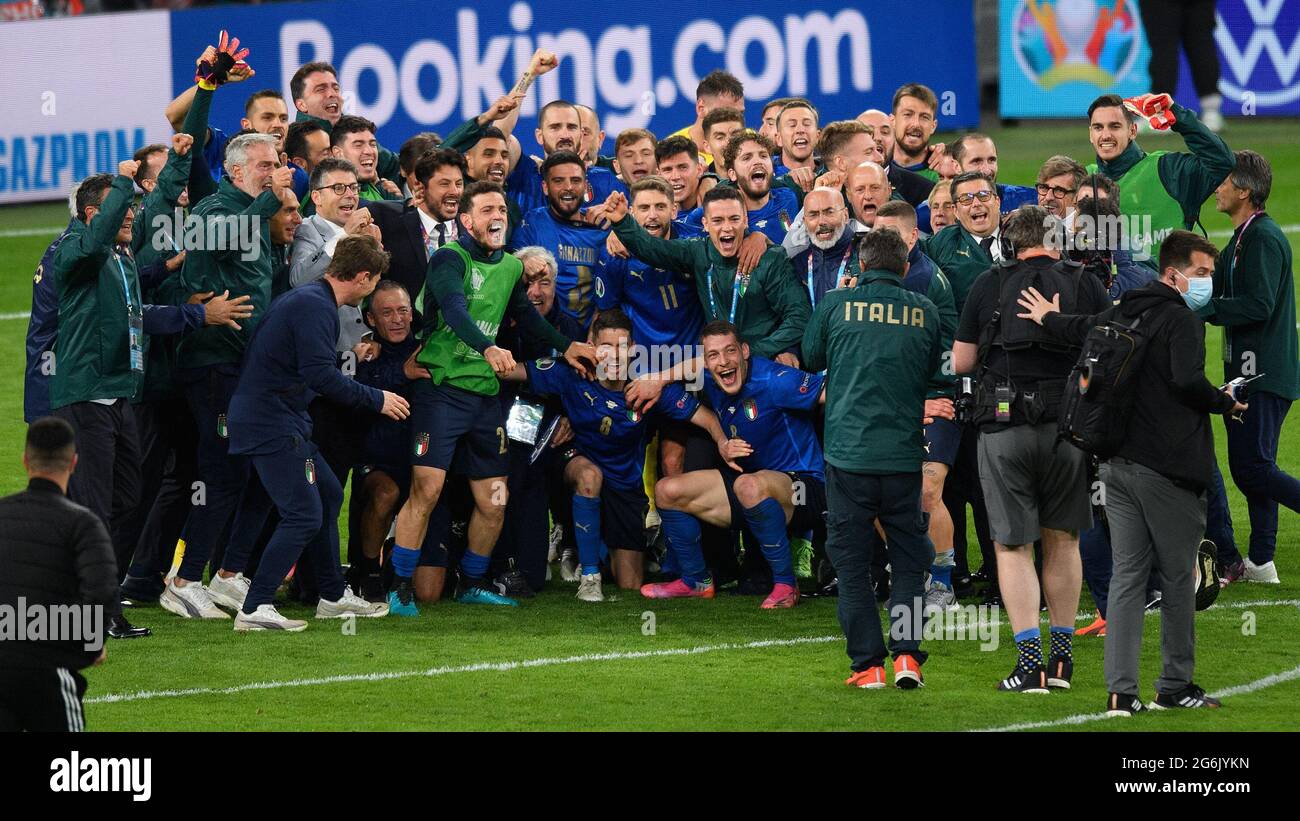 Italy football team 2020 hi-res stock photography and images - Alamy