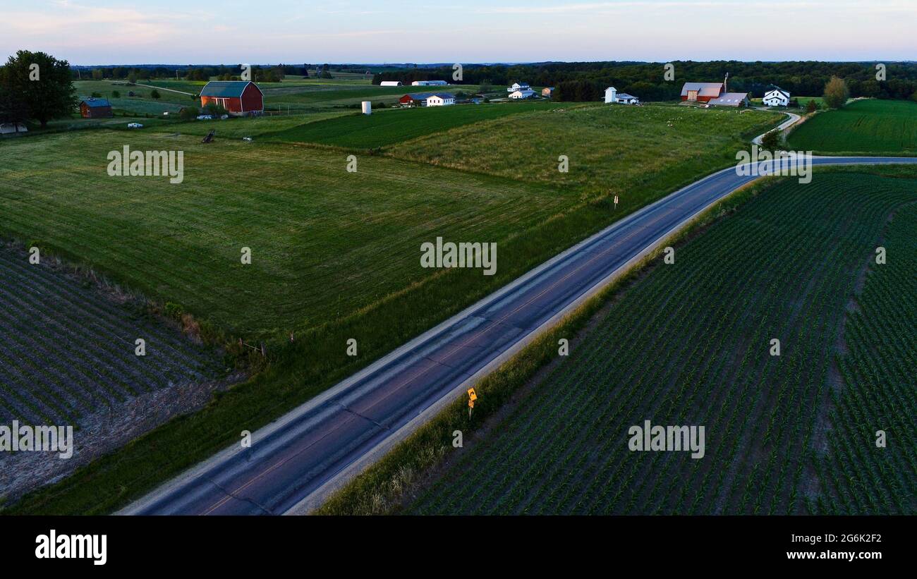Amish farms hi-res stock photography and images - Alamy