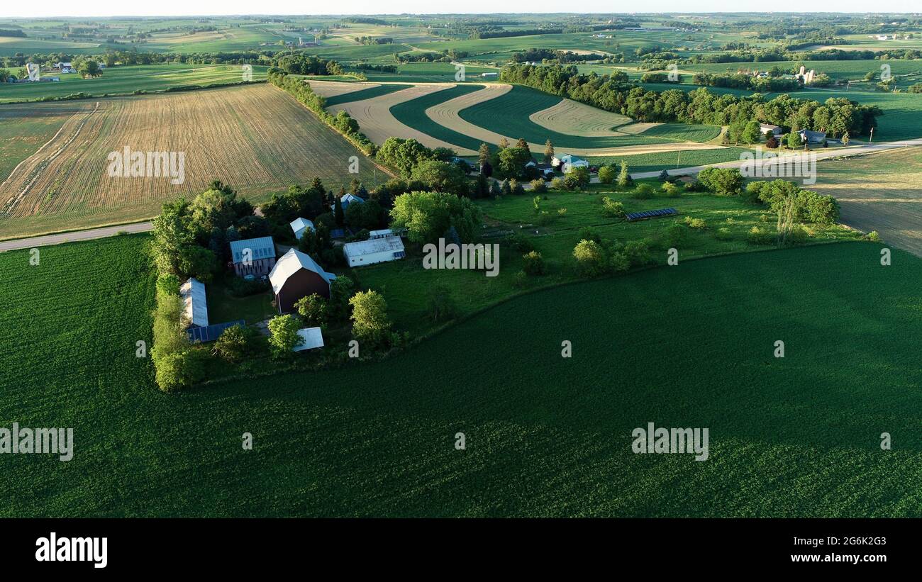 Small farmhouse crops hi-res stock photography and images - Alamy