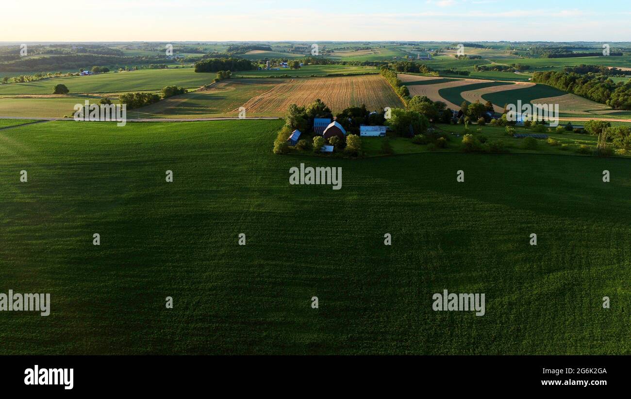 Small farmhouse crops hi-res stock photography and images - Alamy