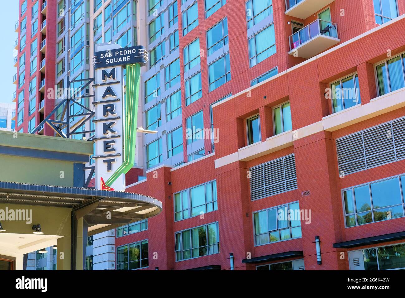 San jose san pedro square market hi-res stock photography and images ...