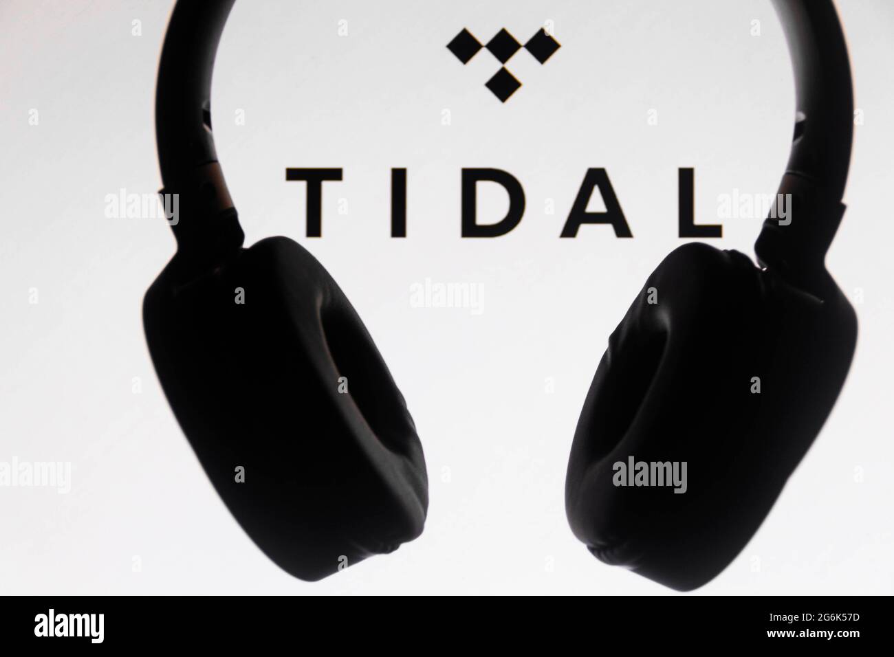 Tidal music logo hi-res stock photography and images - Alamy