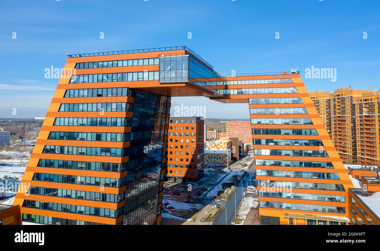 Building with two towers hi-res stock photography and images - Alamy