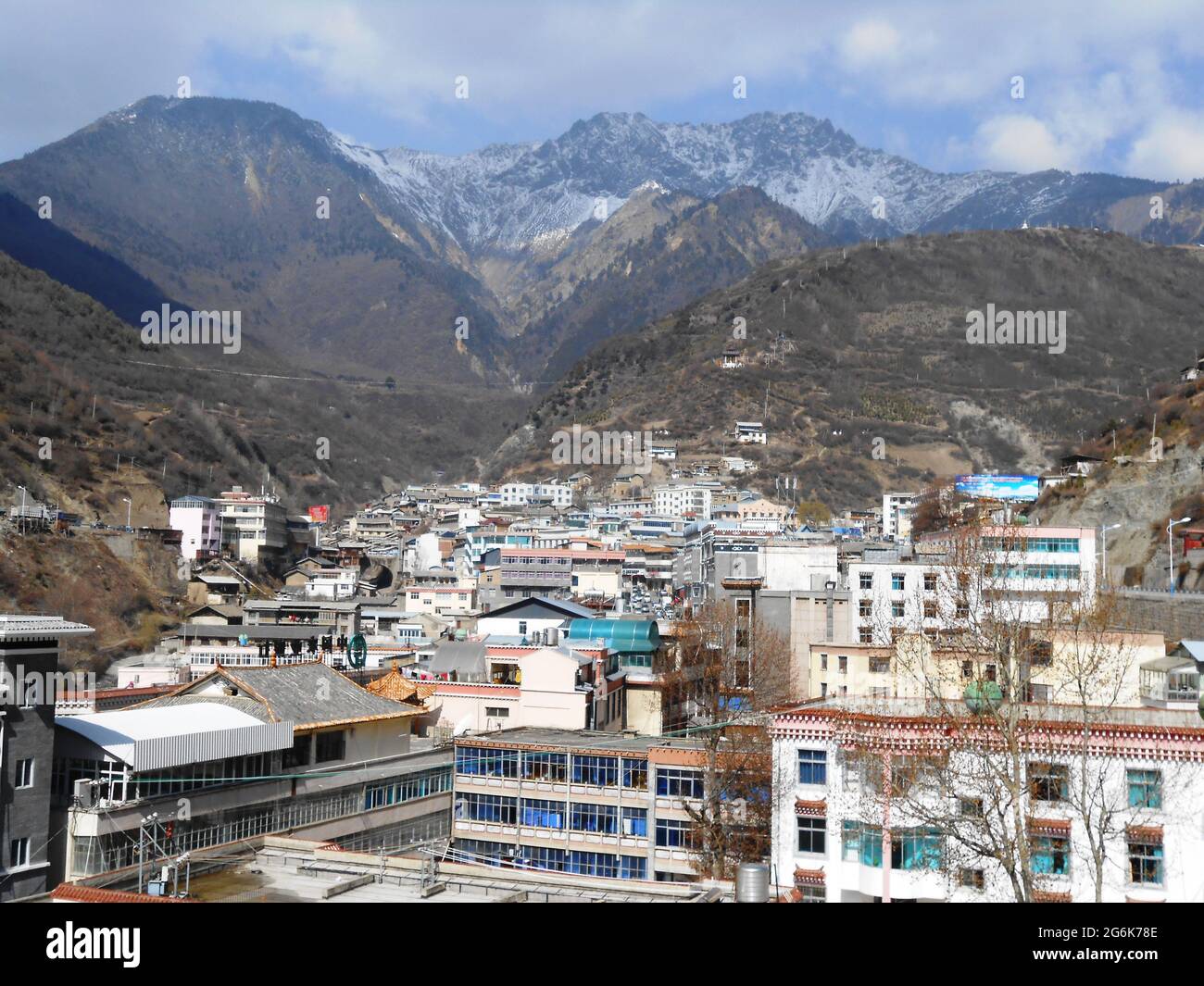 Deqin tibet hi-res stock photography and images - Alamy