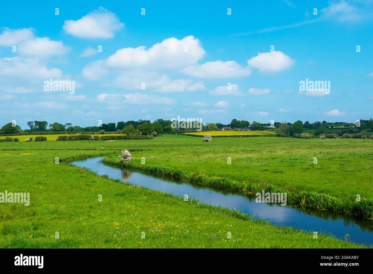 Kent meadows hi-res stock photography and images - Alamy