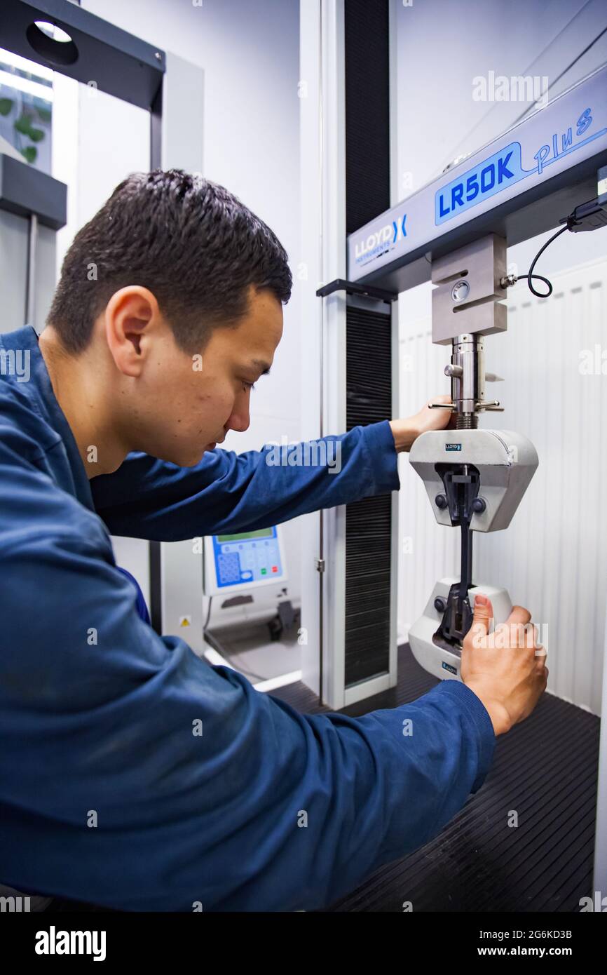 Lloyd instruments hi-res stock photography and images - Alamy