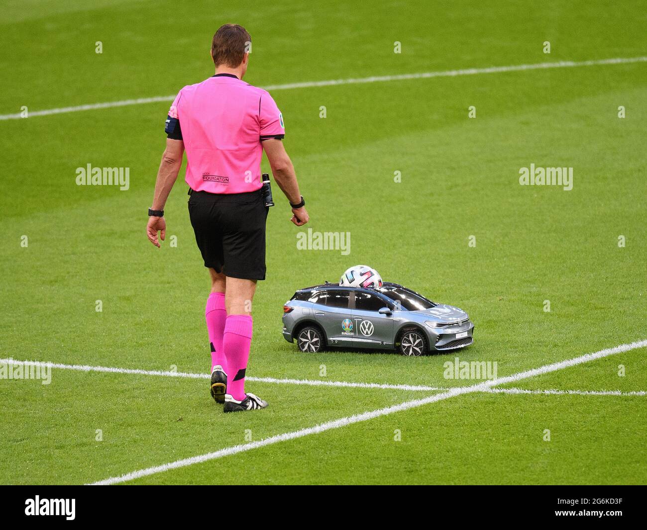 Volkswagen football hi-res stock photography and images - Alamy