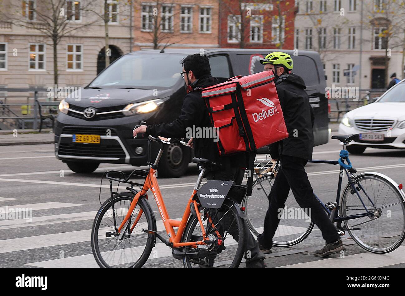 Copenhagen /Denmark/ 19.Novembe 2019/ Deliveryit nale transport on bike indanish capital ...