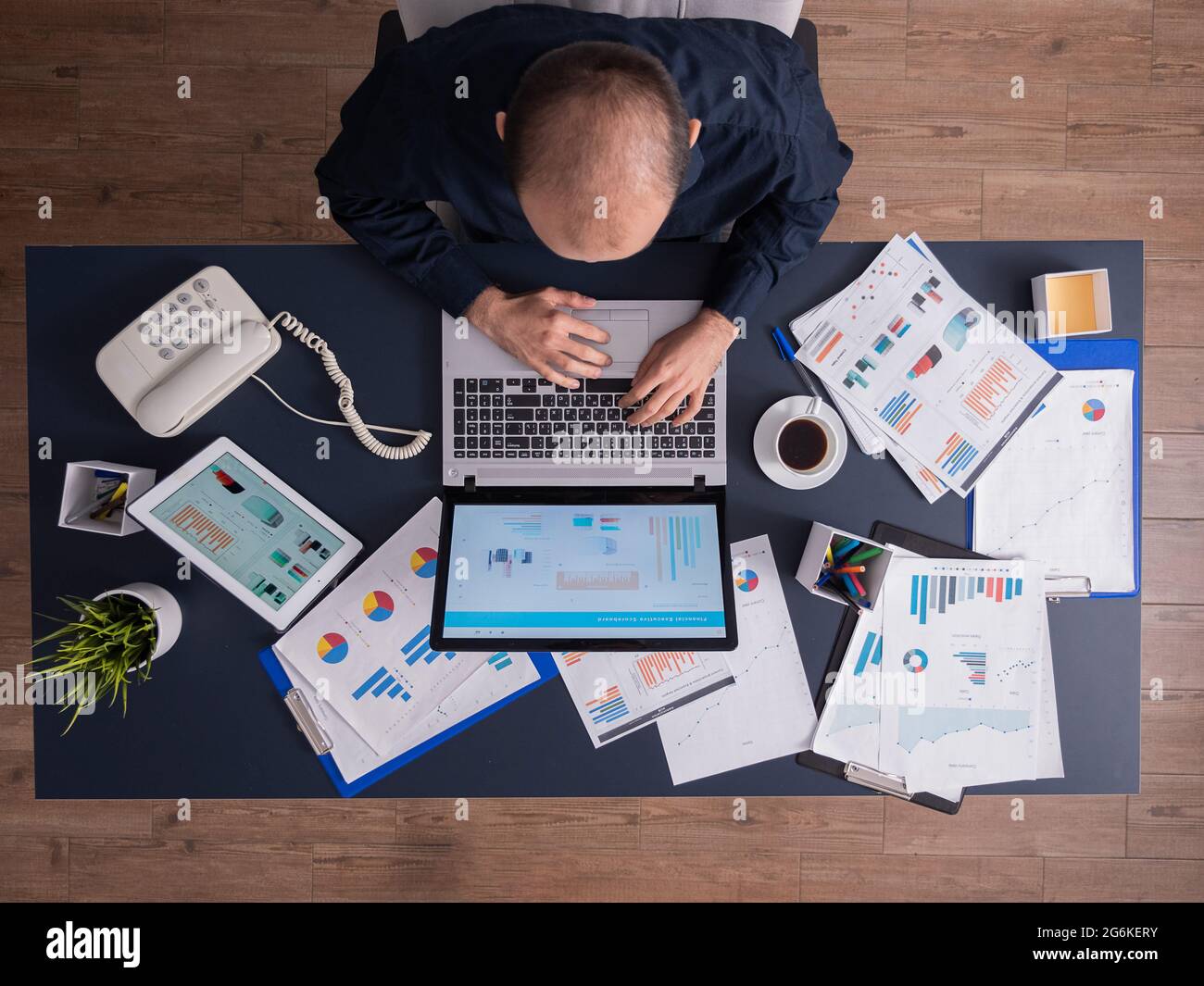 Touchepad scrolling hi-res stock photography and images - Alamy