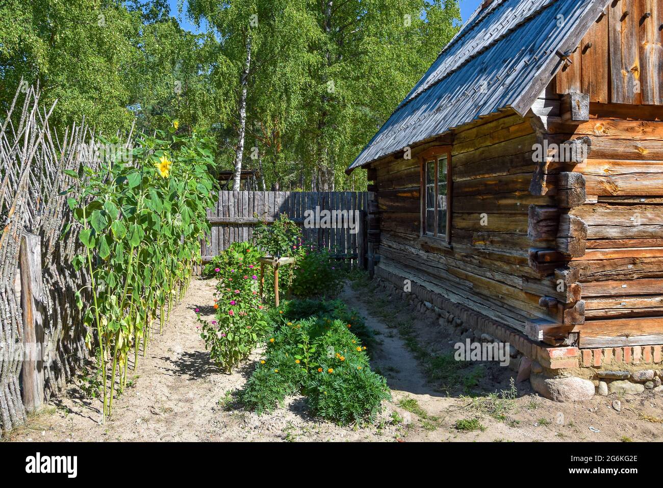 Farm yard building tradition hi-res stock photography and images - Alamy