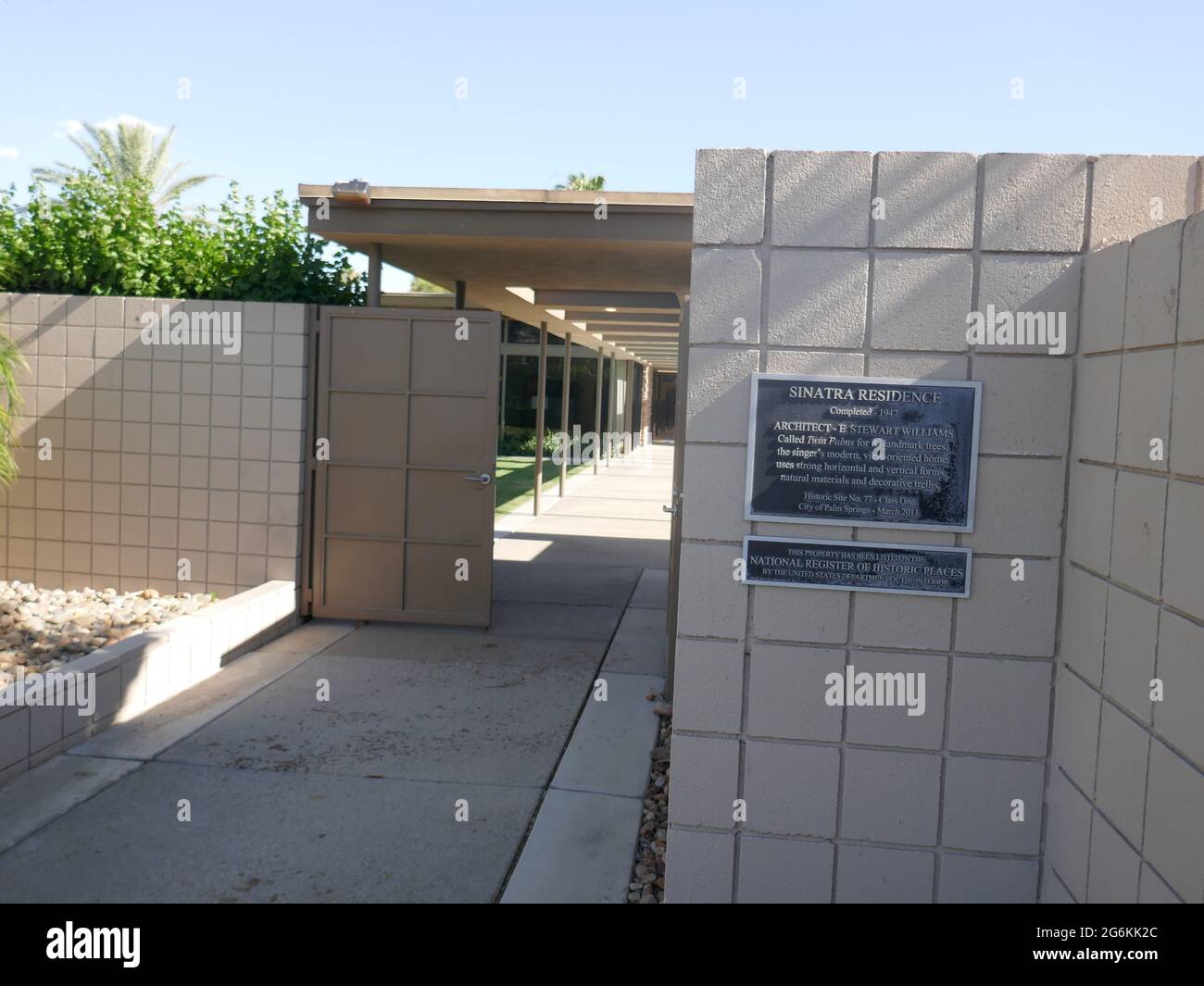 Sinatras palm springs residence hi-res stock photography and images - Alamy