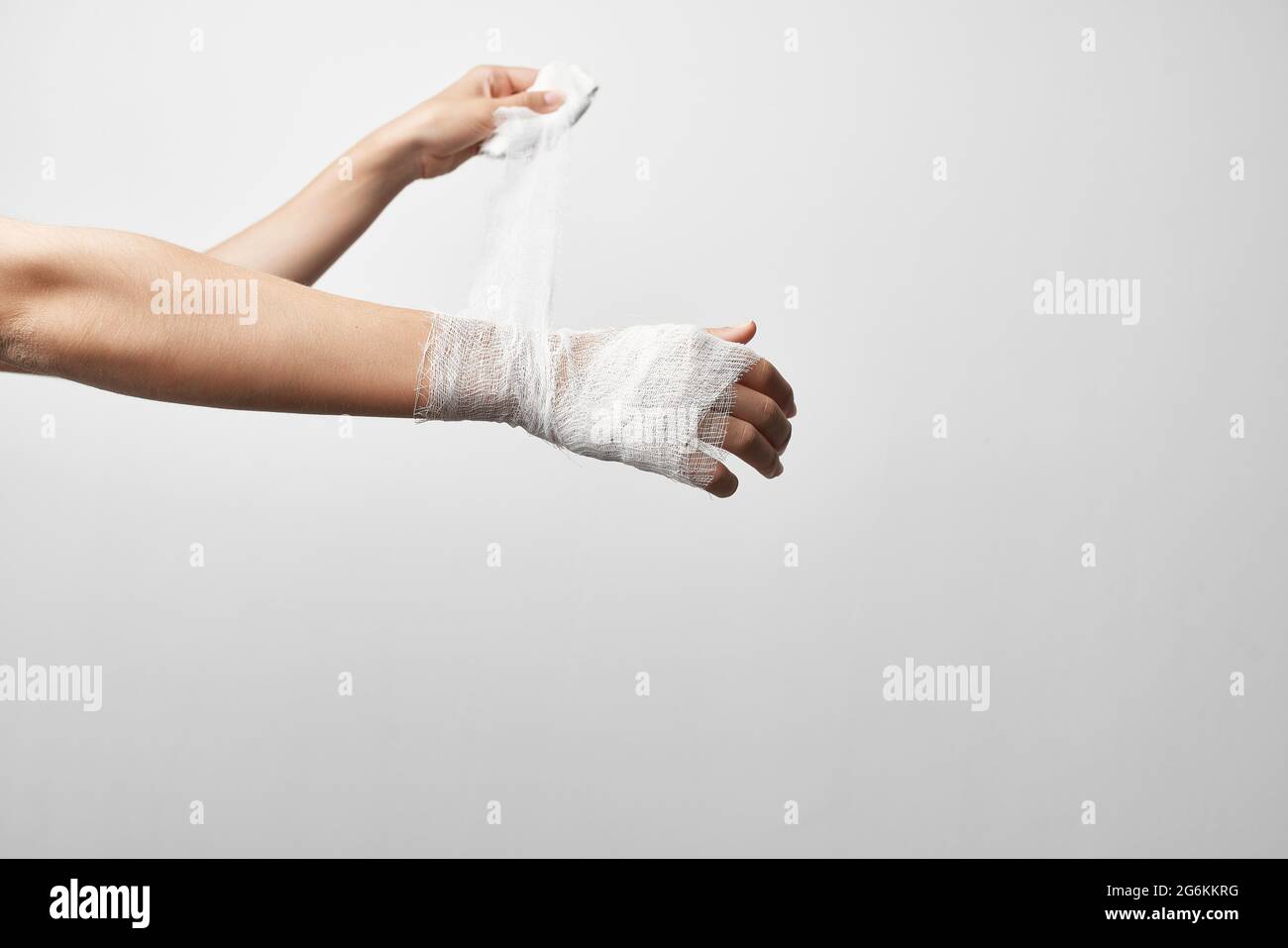 hand bandaging injury health problems treatment Stock Photo - Alamy