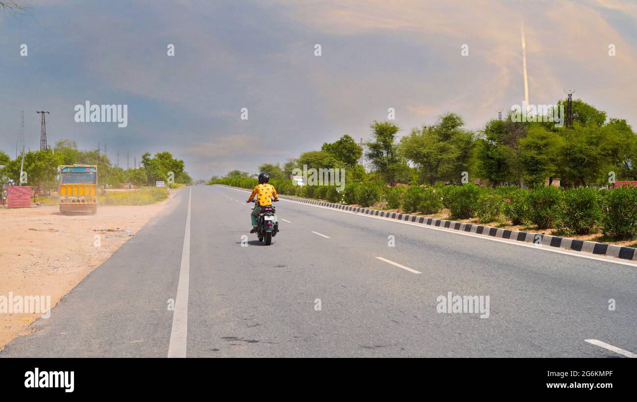 Horizontal landscape shot hi-res stock photography and images - Alamy