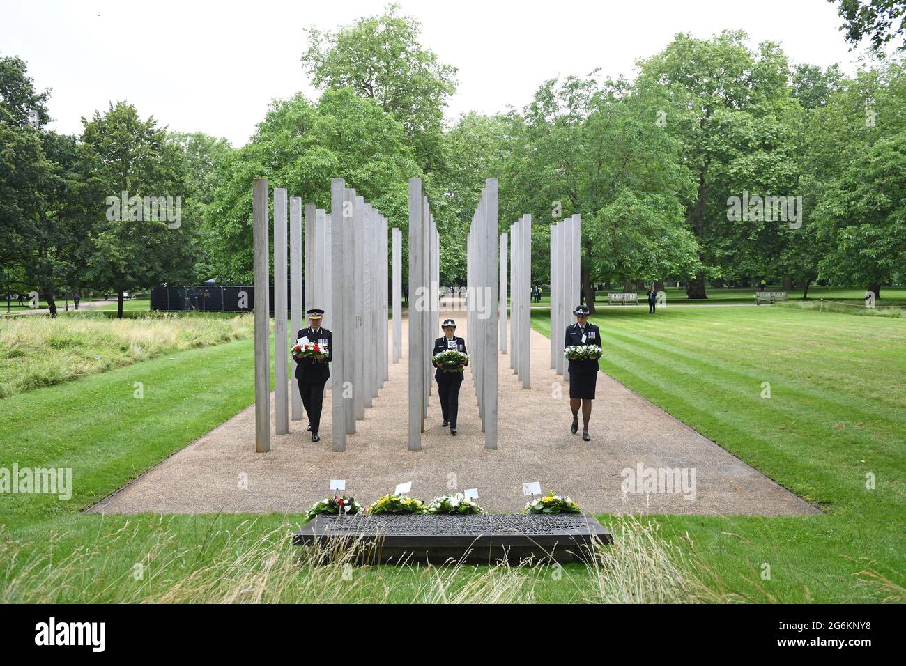 (left to right) City of London Police Commissioner Ian Dyson ...