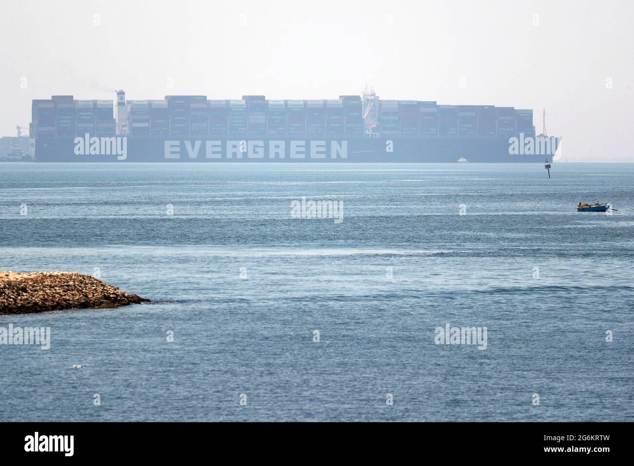 Ever given ship hi-res stock photography and images - Alamy