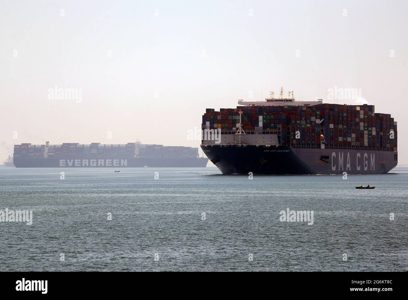 Ever given ship hi-res stock photography and images - Alamy