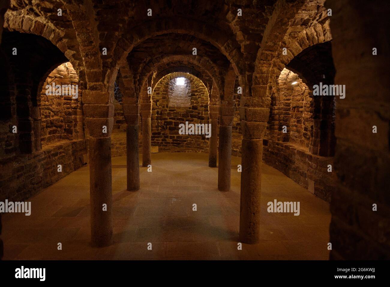 Cripta católica hi-res stock photography and images - Alamy