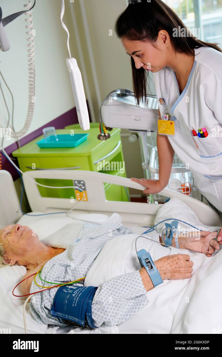 Care after pacemaker implantation, Cardio Center Stock Photo - Alamy