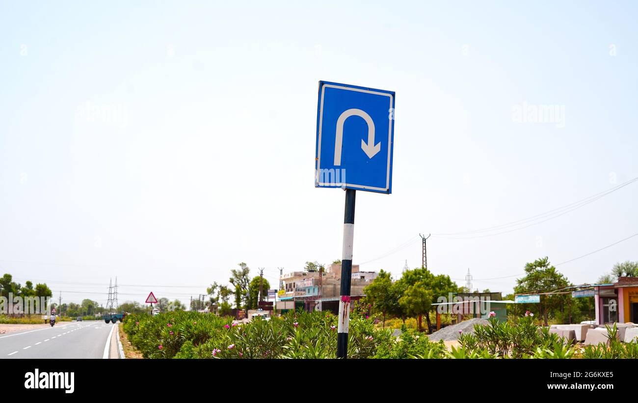 Real Move turn right speed board with blue background. Turn right speed ...