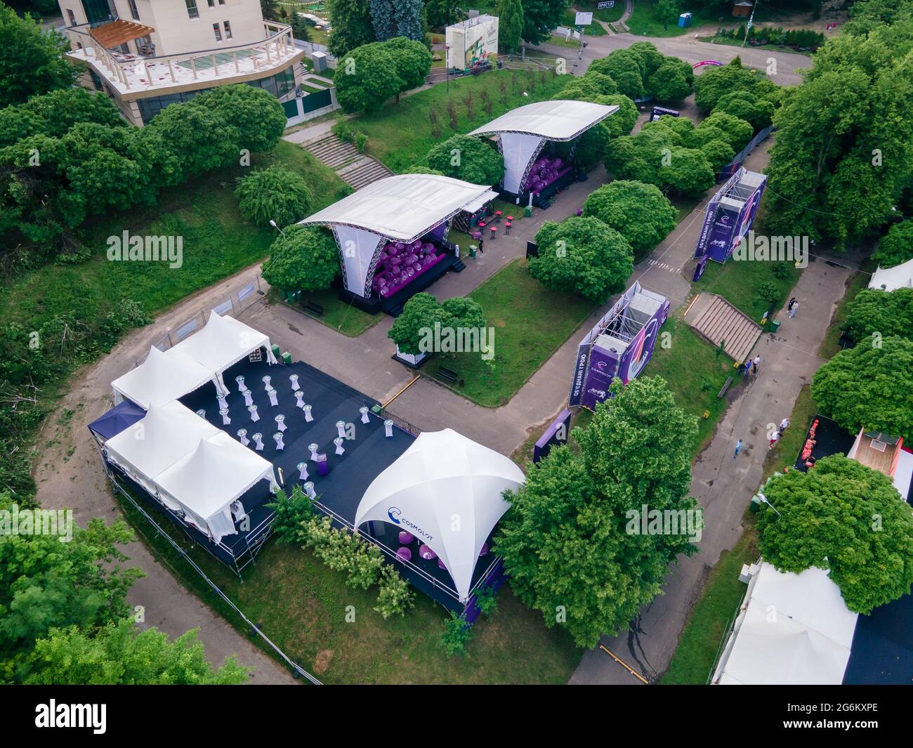 Crowd overhead view concert hi-res stock photography and images - Alamy