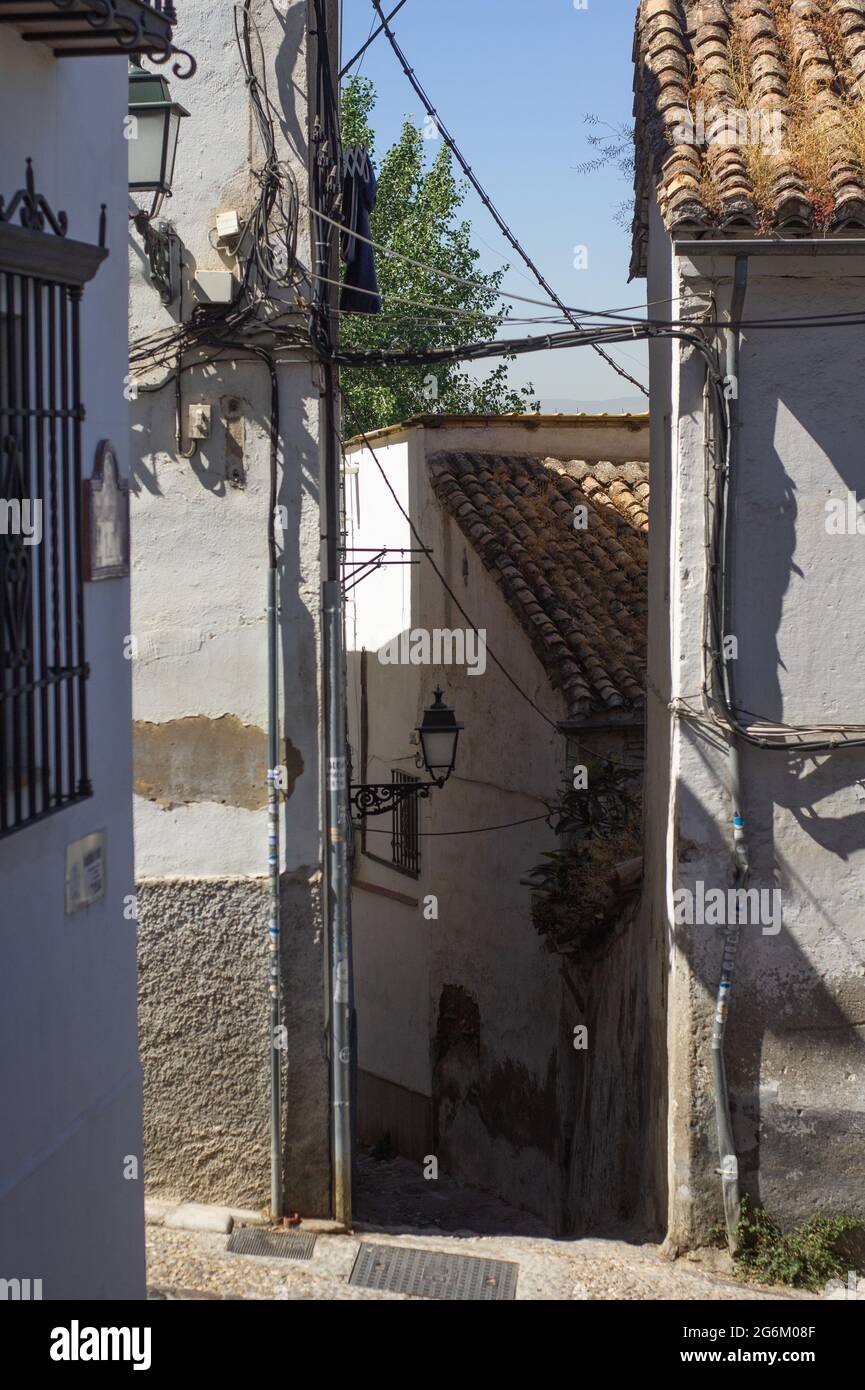 Tiny street in Albaicin district Stock Photo - Alamy