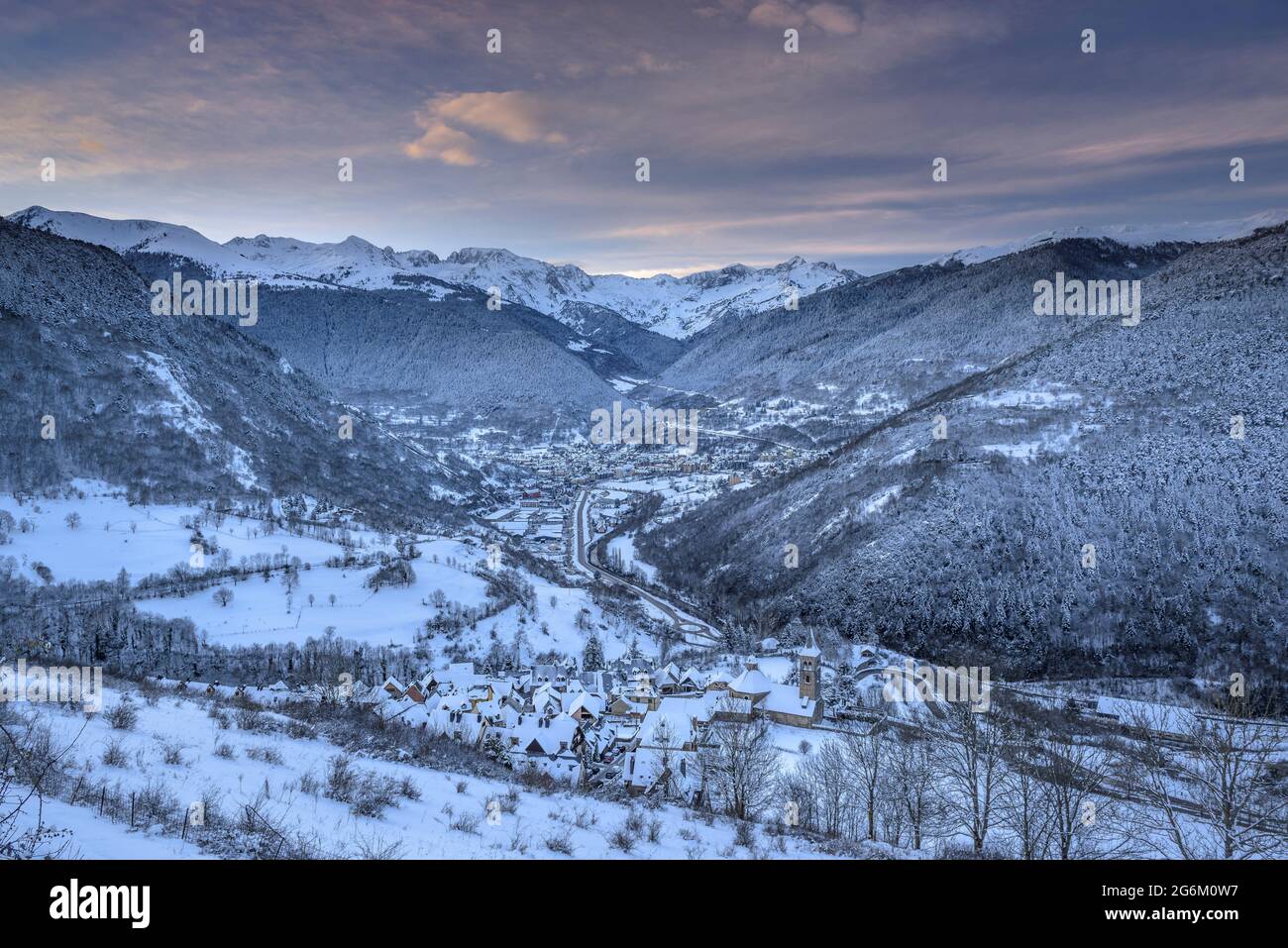 Village de roche rouge hi-res stock photography and images - Alamy