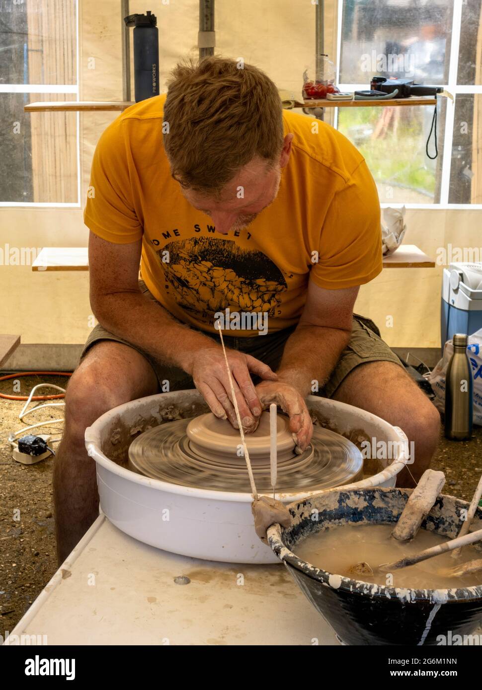 Potter making earthenware pots hi-res stock photography and images - Alamy