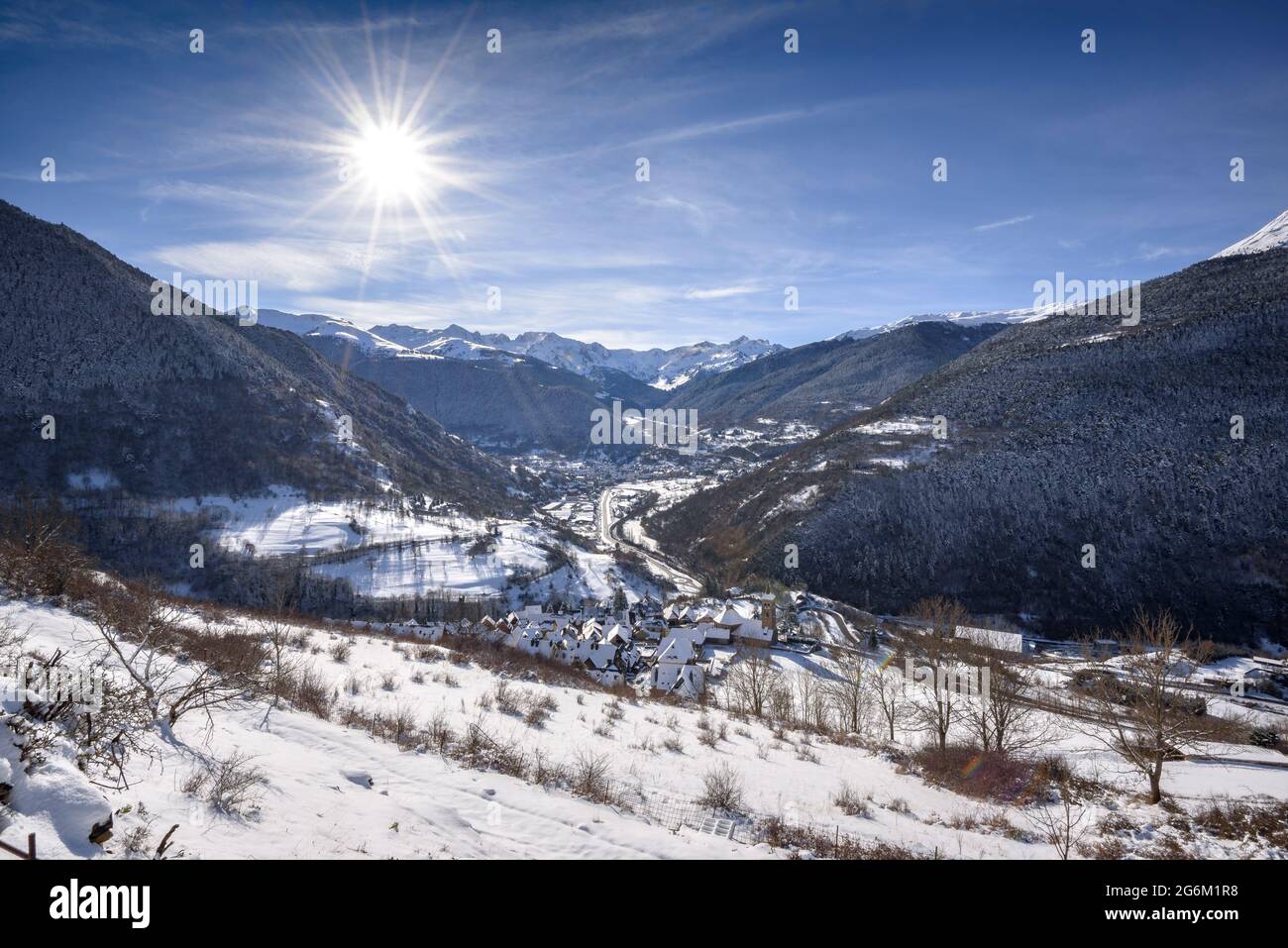 Pirenei montagne e natura hi-res stock photography and images - Alamy