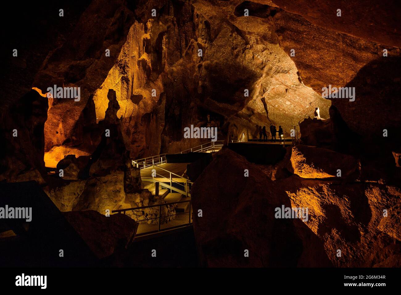 Visit to the Montserrat caves or Salnitre caves (saltpeter) (Baix ...