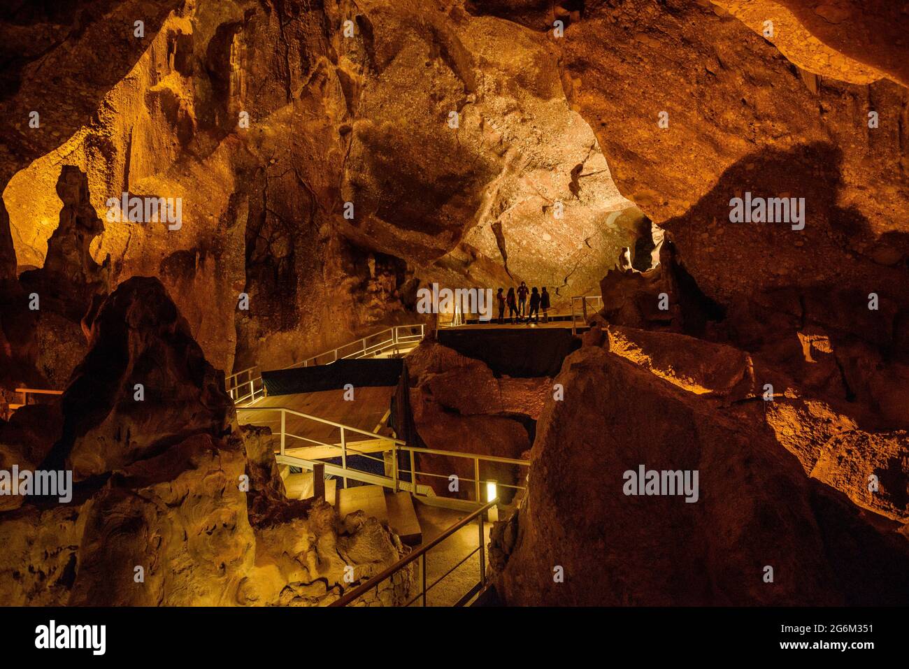 Cuevas de montaña hi-res stock photography and images - Alamy