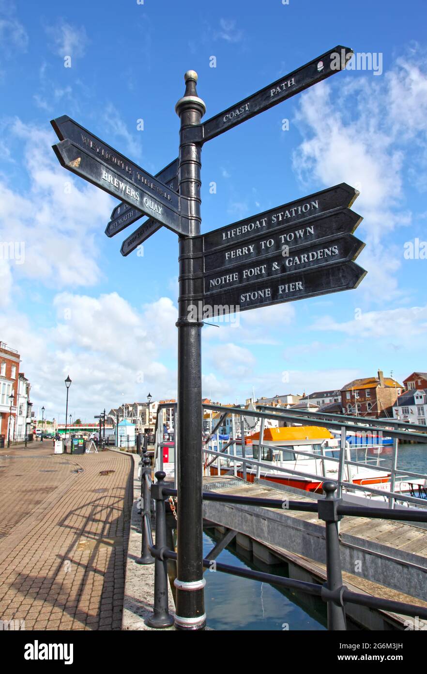 Cove row weymouth harbour england hi-res stock photography and images ...