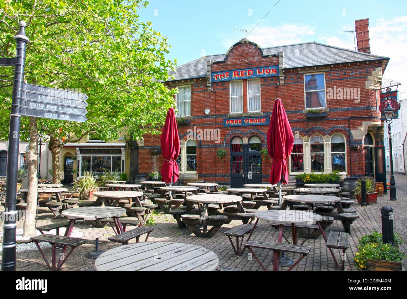 The crows nest pub hi-res stock photography and images - Alamy