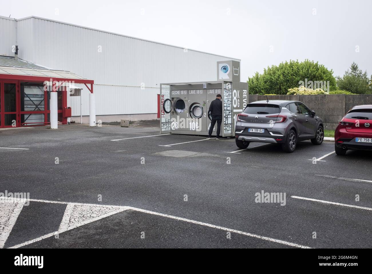 Car wash works hi-res stock photography and images - Alamy
