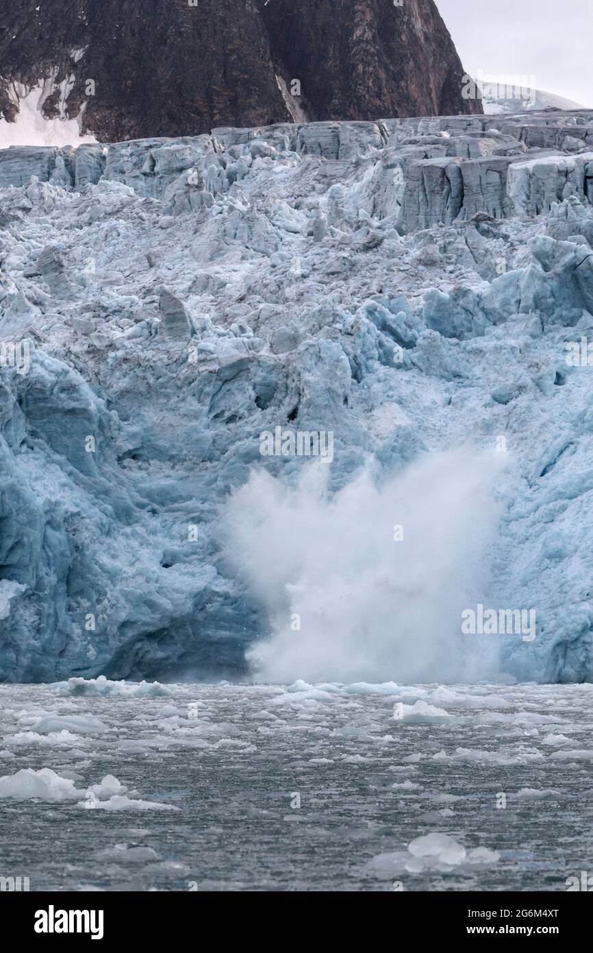 The arctic circle scenery hi-res stock photography and images - Alamy