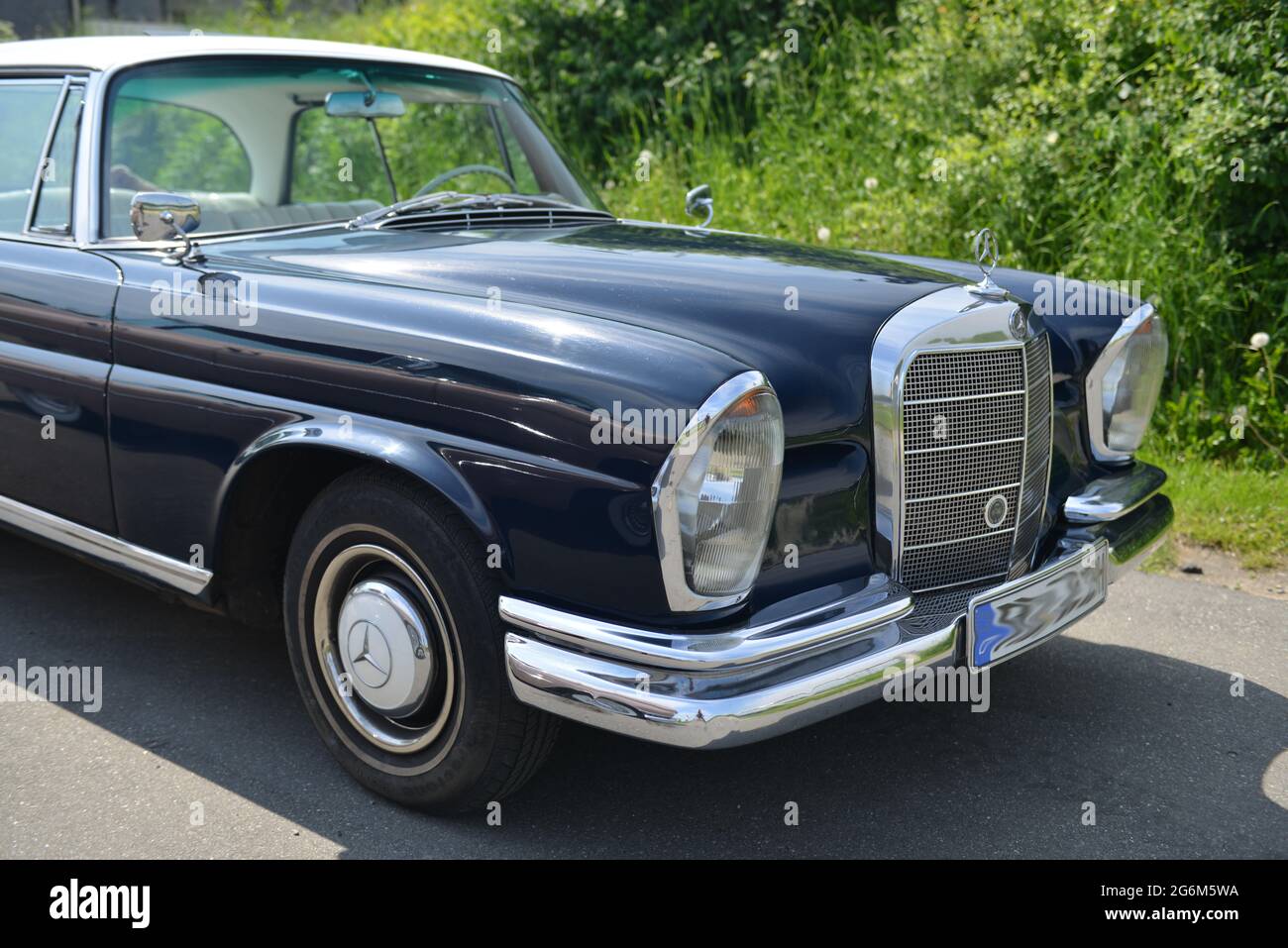 Mercedes Classic Car Stock Photo - Alamy
