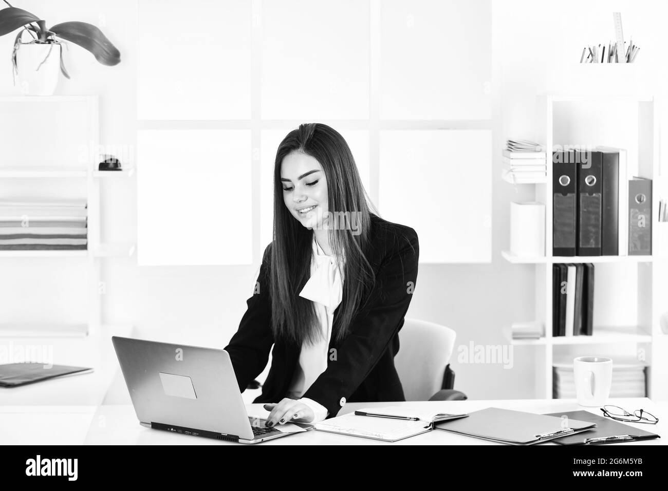 Indoor laptop person to work Black and White Stock Photos & Images - Alamy