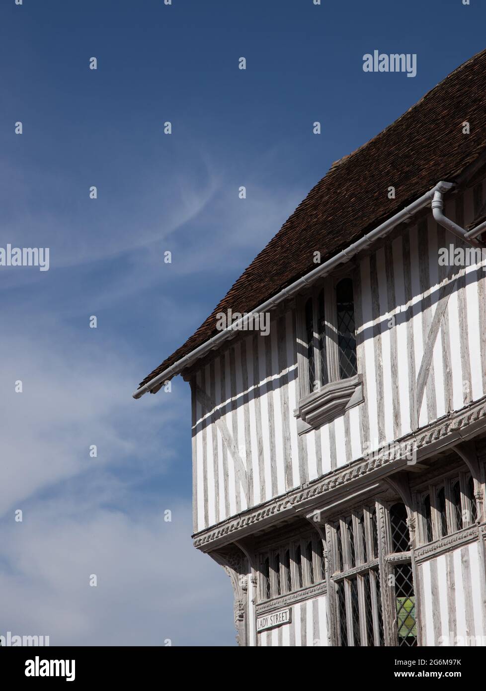 Tudor timber framed house hi-res stock photography and images - Alamy