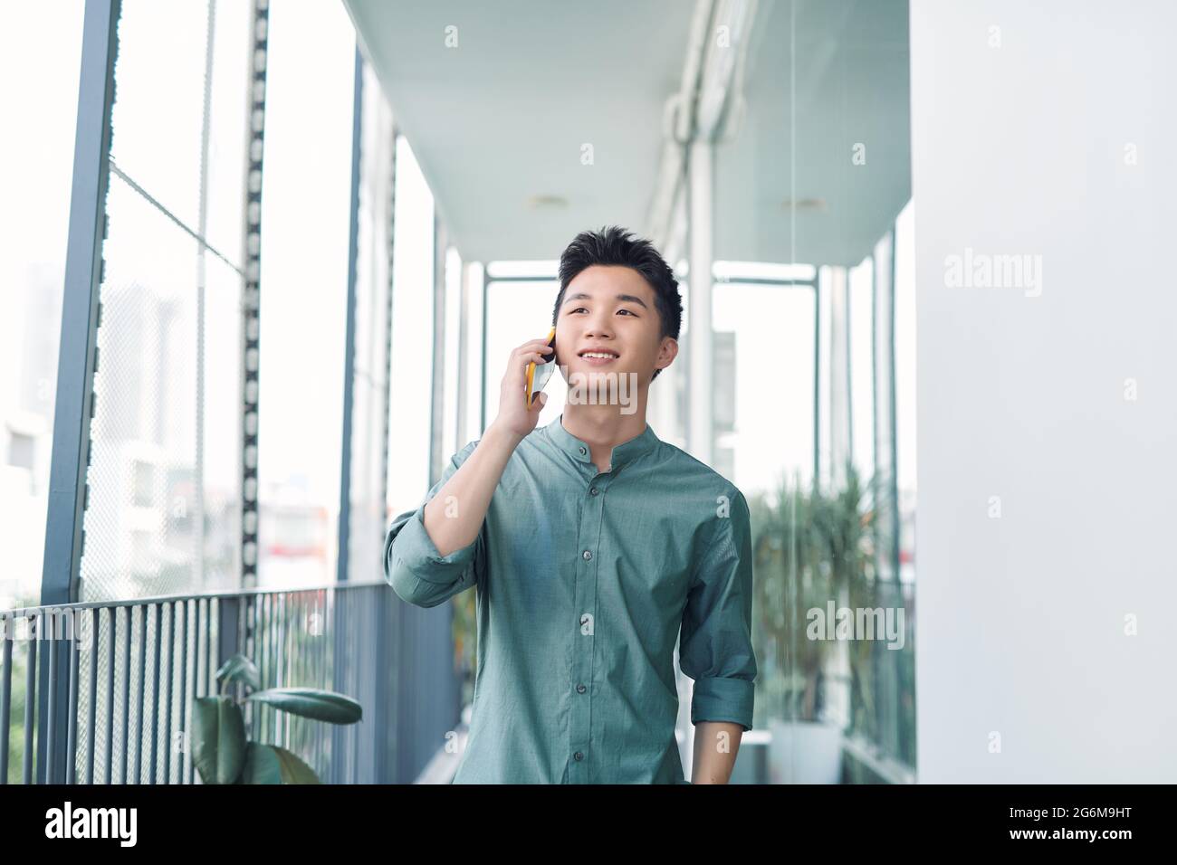 Serious conversation hi-res stock photography and images - Alamy