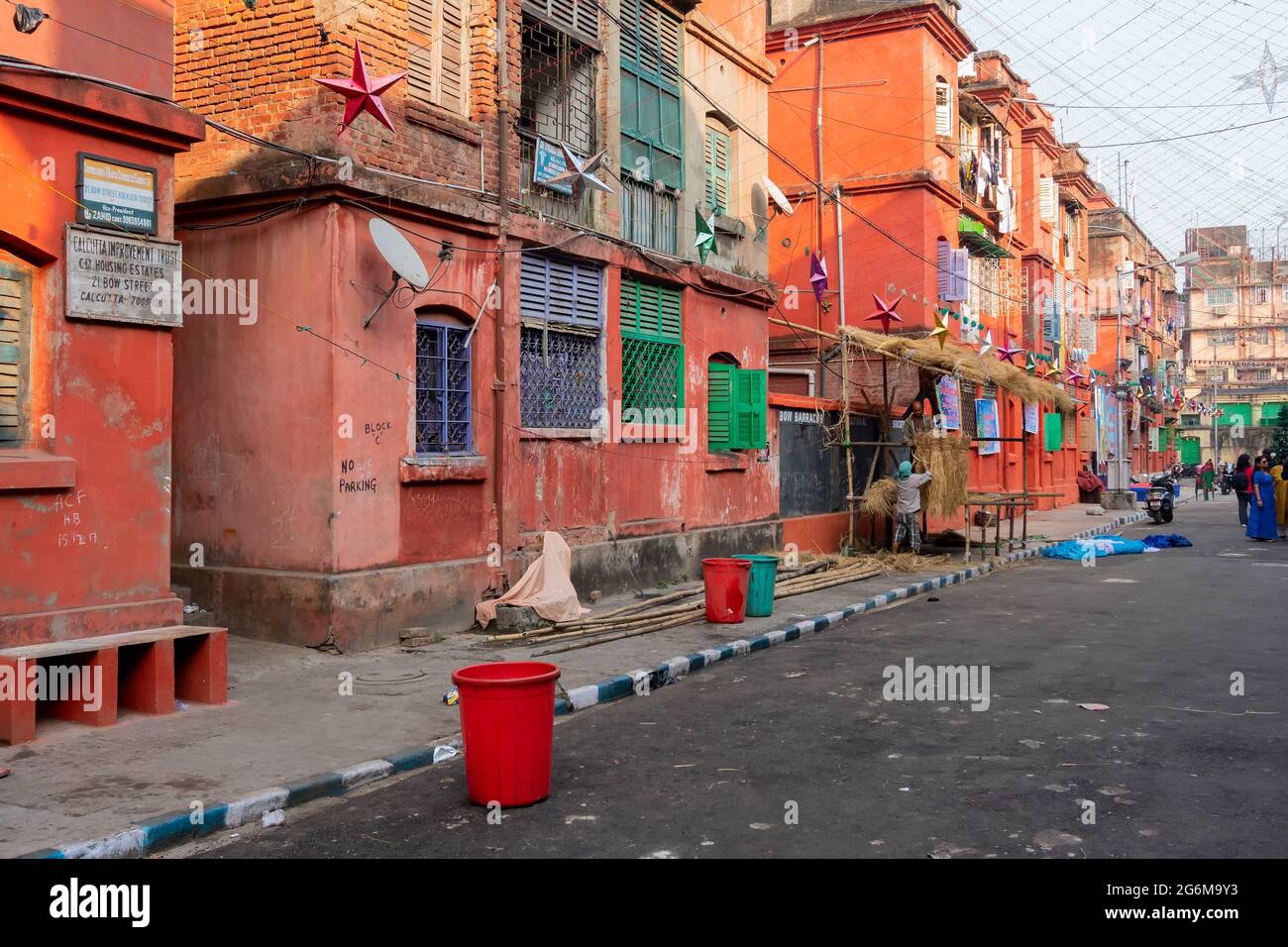 KOLKATA, WEST BENGAL, INDIA - DECEMBER 24TH 2017 : Bow barracks - walls ...