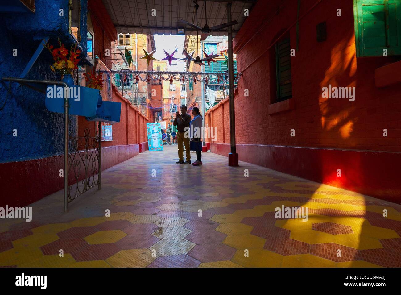 KOLKATA, WEST BENGAL, INDIA - DECEMBER 24TH 2017 : Bow barracks - walls ...