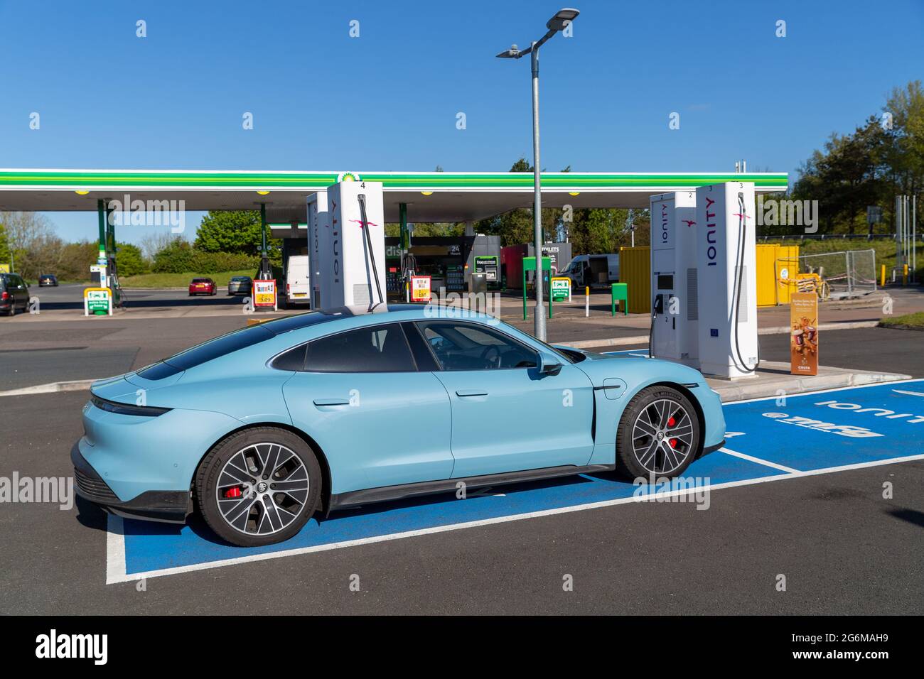 Mfg ev power charging station hi-res stock photography and images - Alamy