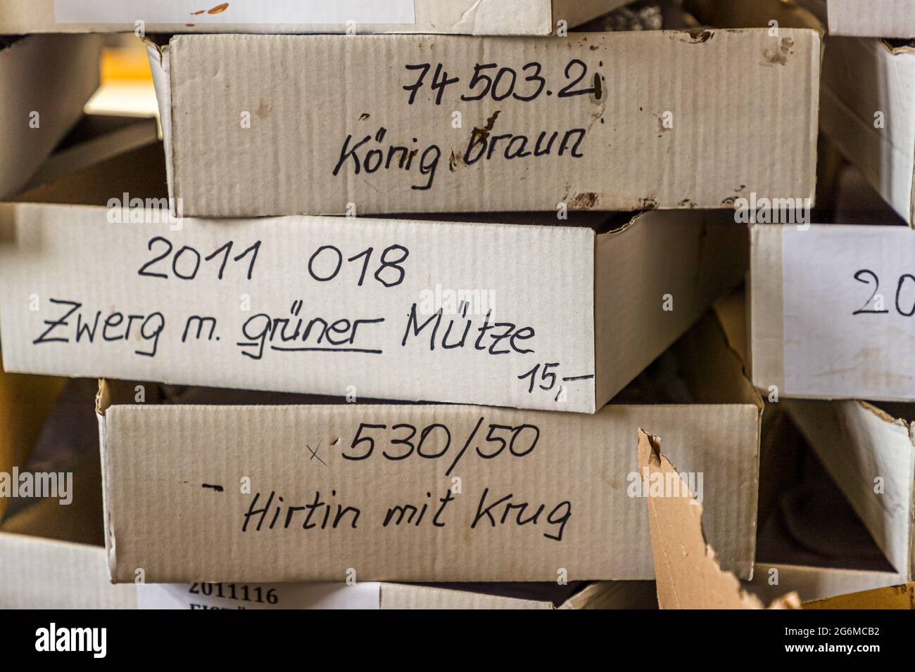 Cardboard mache hi-res stock photography and images - Alamy
