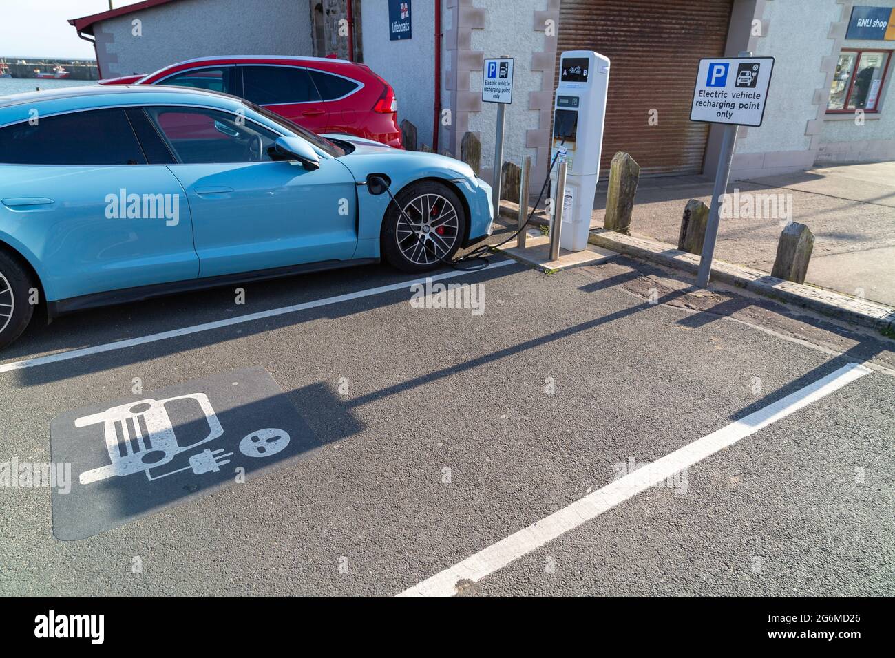 Charge point network hi-res stock photography and images - Alamy