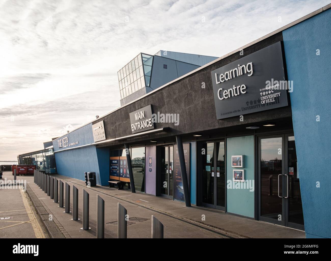 The deep aquarium hi-res stock photography and images - Alamy