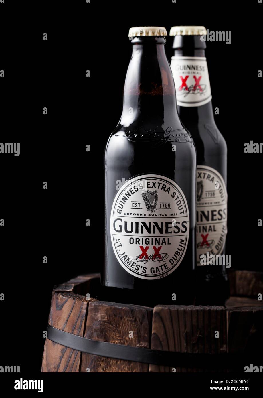 Old guinness bottles hi-res stock photography and images - Alamy