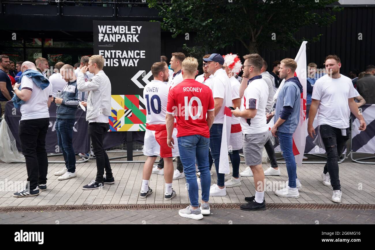 Wembley fanpark hi-res stock photography and images - Alamy