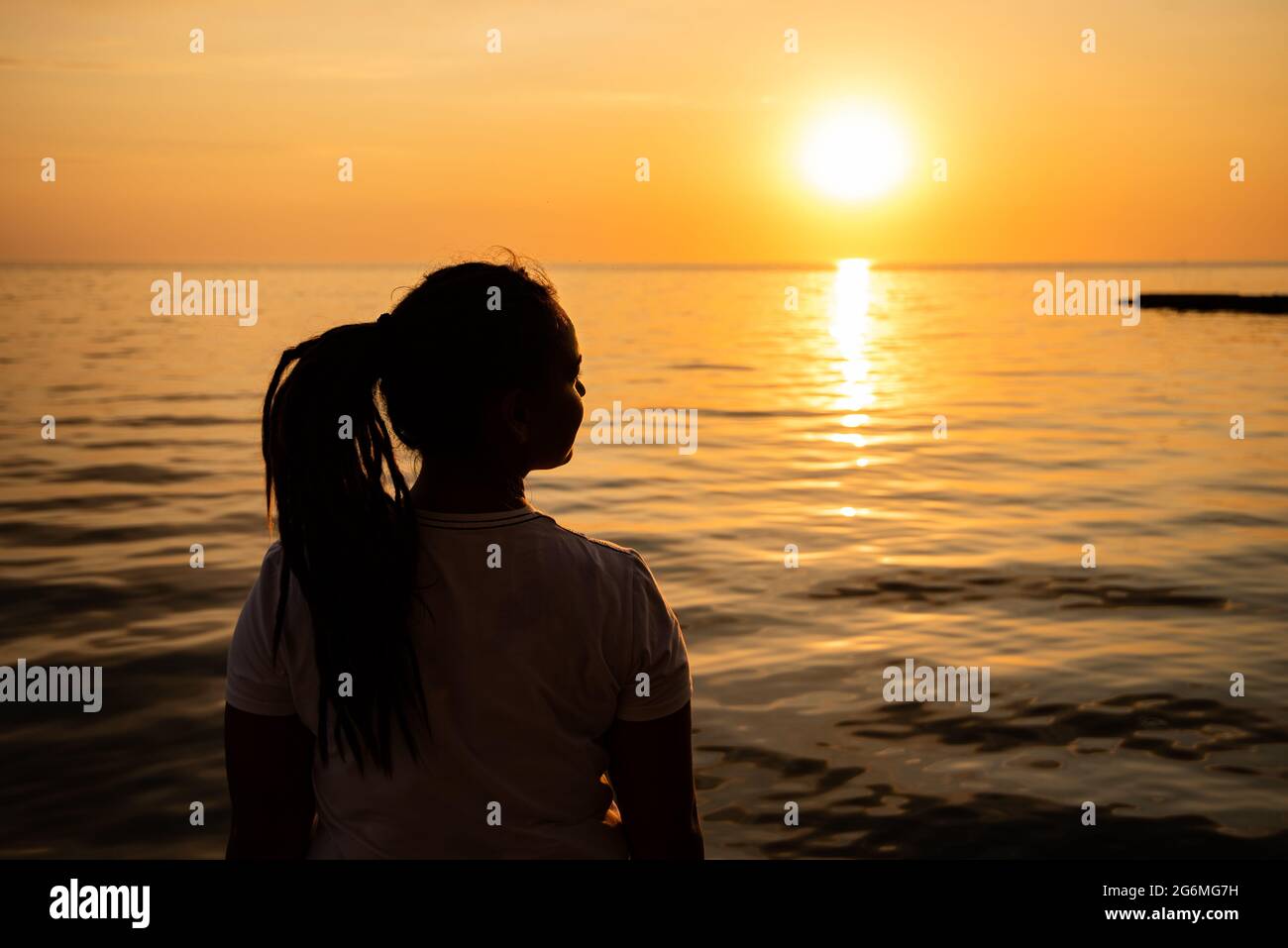 Looking hopeful hi-res stock photography and images - Alamy