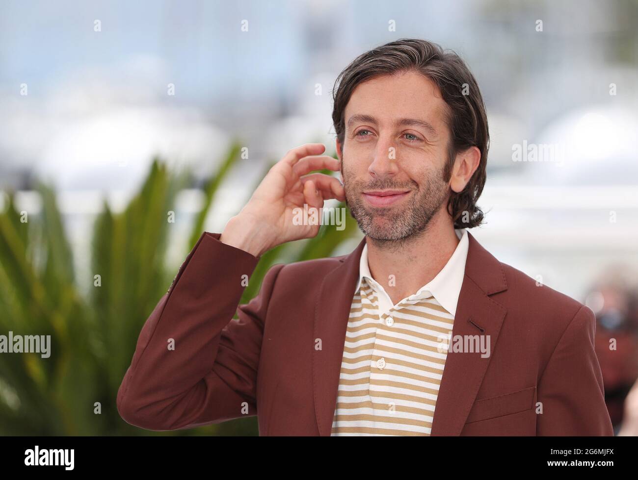 Cannes, France. 6th July, 2021. U.S. actor Simon Helberg poses during ...