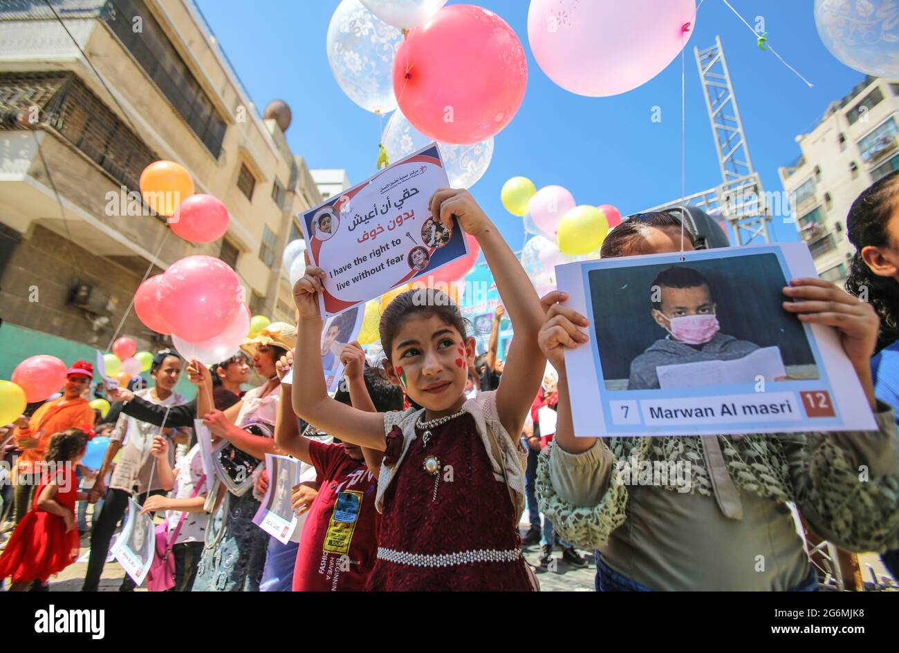 Gaza, Palestine. 07th July, 2021. Palestinian children release balloons ...