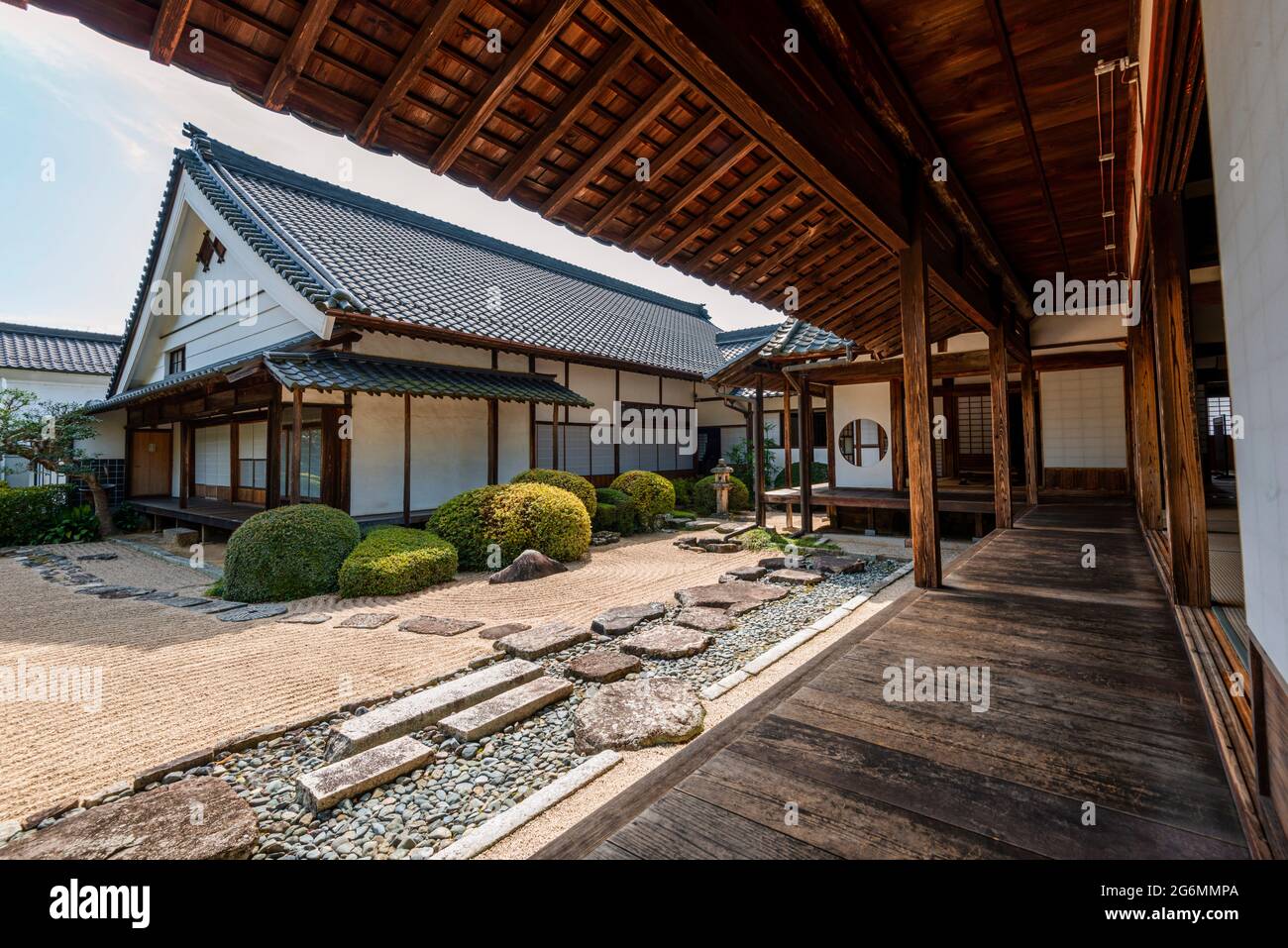 japanese Zen and stone garden. Takahashi, Raikyuji Temple, garden ...